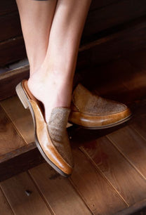 Women's Genuine Leather Classic Flat Mule: Art Easel by Diba True ...